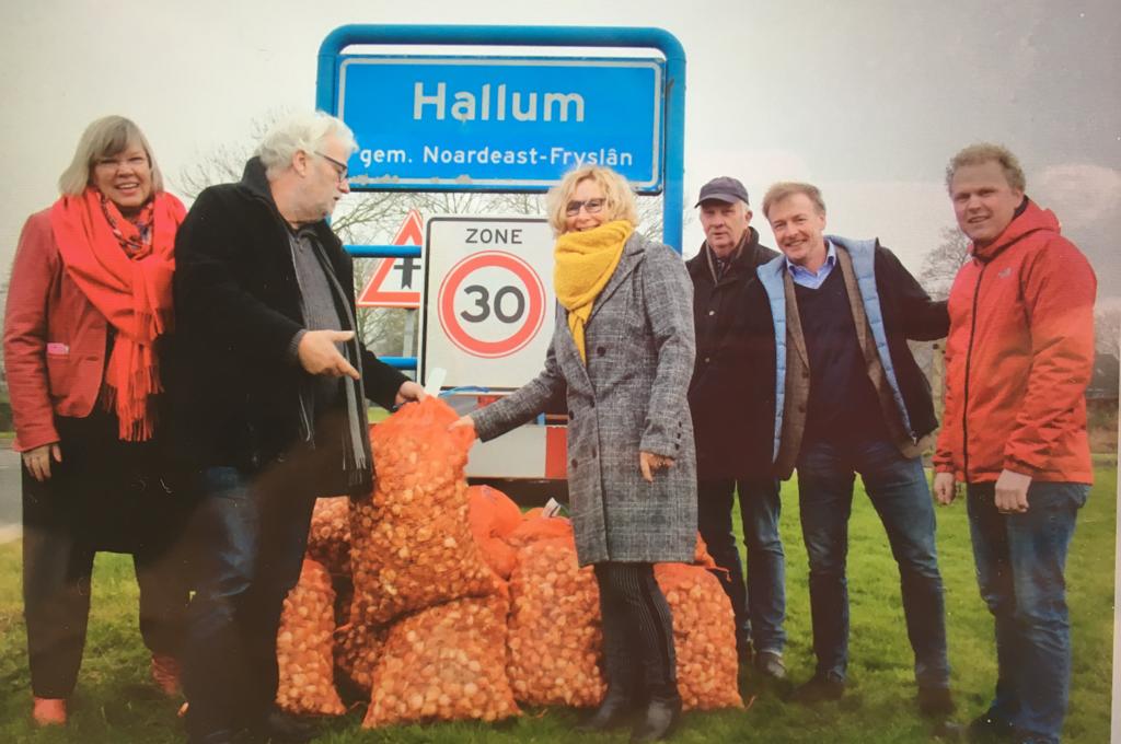 GBNF doneert bloembollen voor het Bruisend Hart van Hallum ... GBNF doneert bloembollen voor het Bruisend Hart van Hallum ...